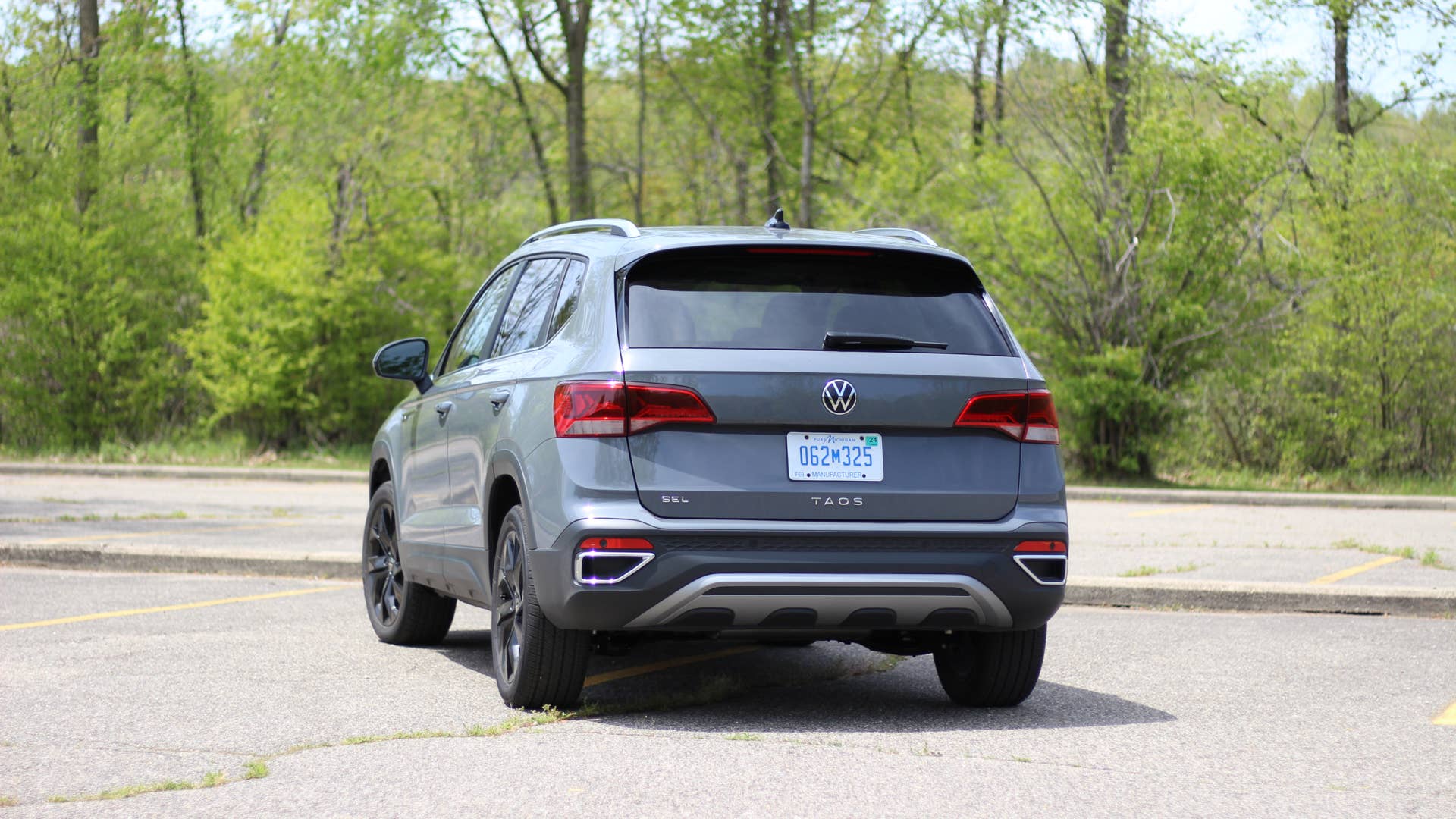 2024 VW Taos Review: The most family-friendly subcompact SUV - Autoblog