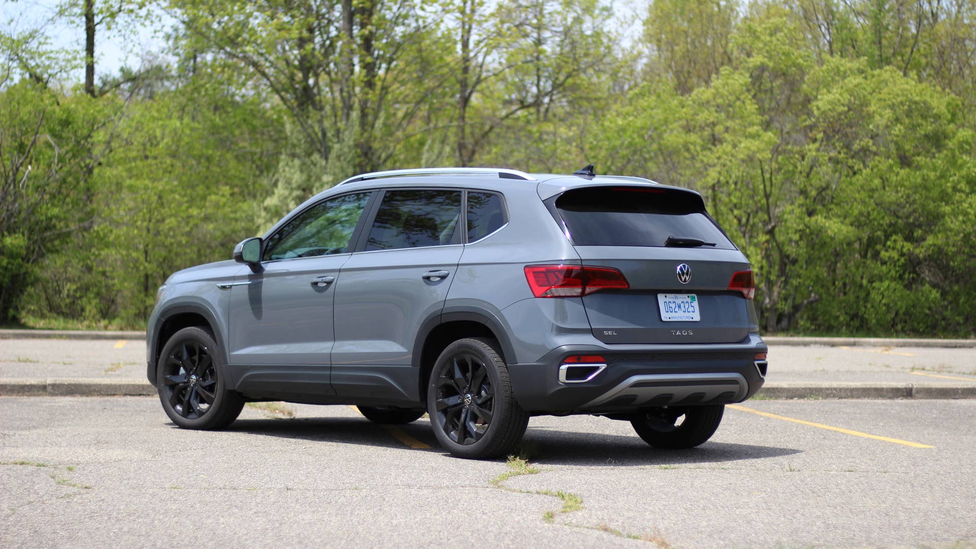 2024 VW Taos Review: The most family-friendly subcompact SUV - Autoblog