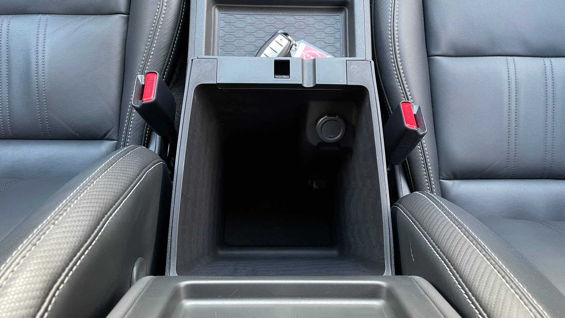 2024 Nissan Frontier Review: The driver's choice in an array of ...