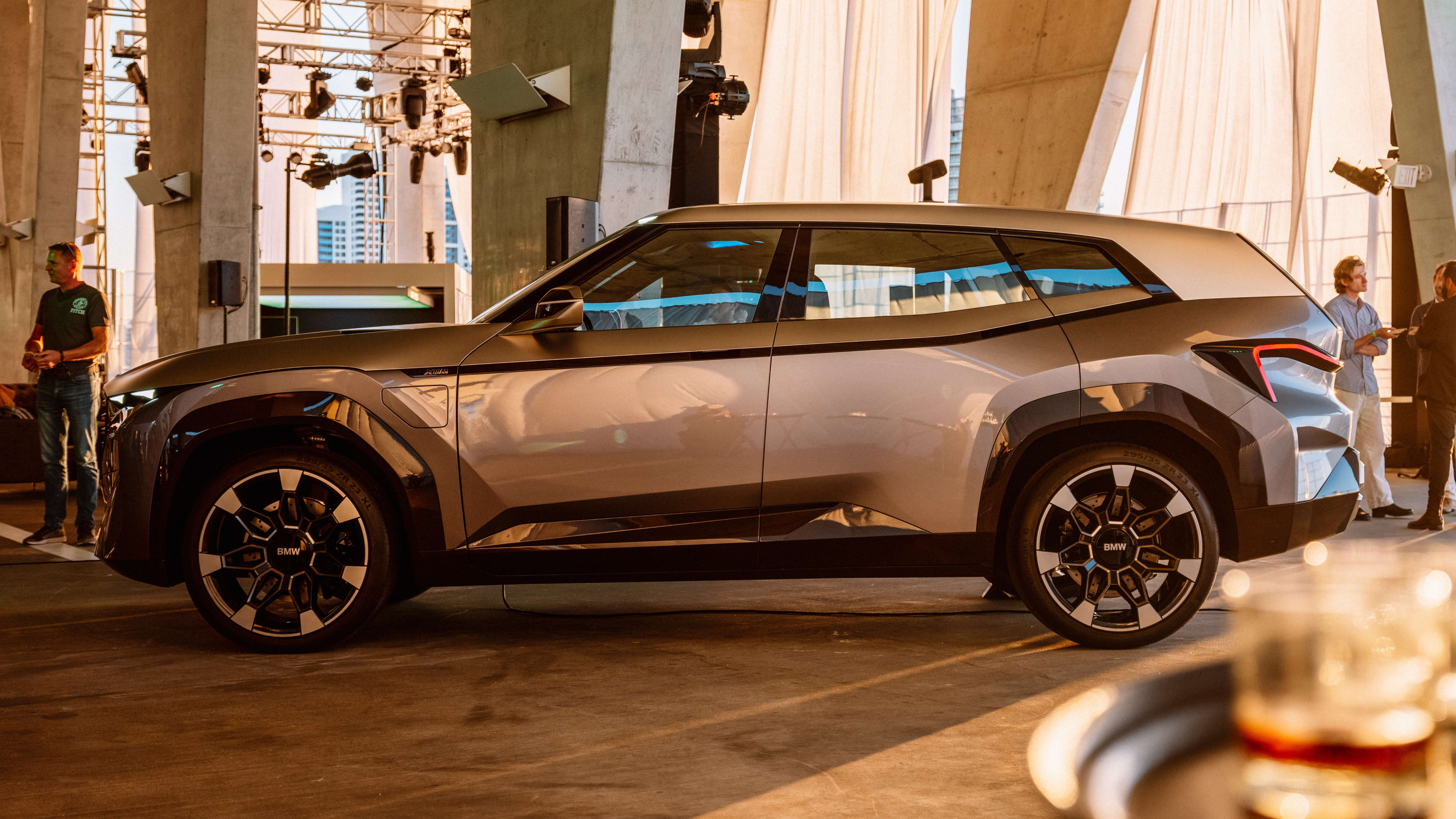 BMW's XM Concept looks just as wild in real life - Autoblog