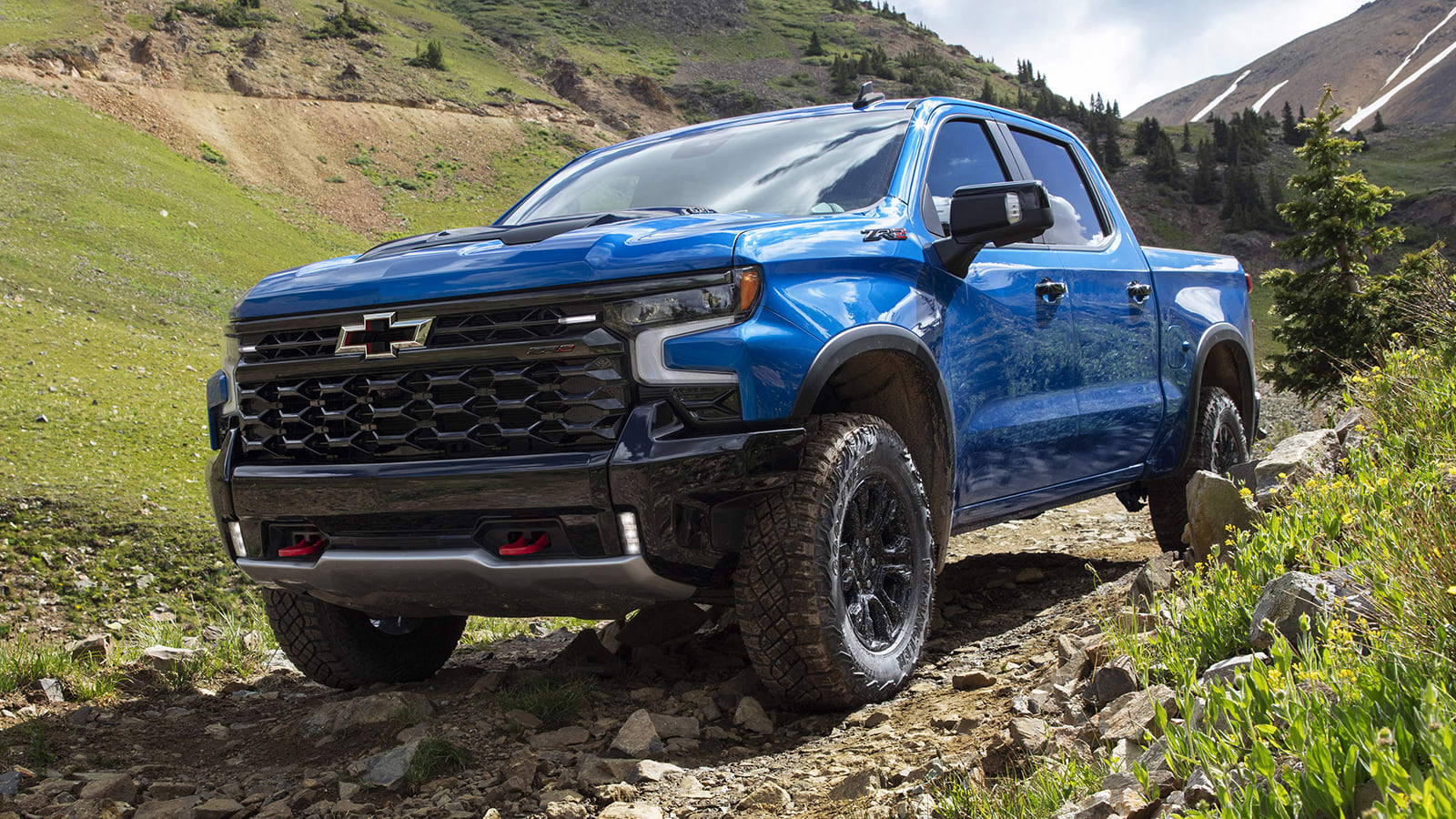 2022 Chevy Silverado ZR2 vs Ford F-150 Raptor and Ram 1500 TRX Spec ...