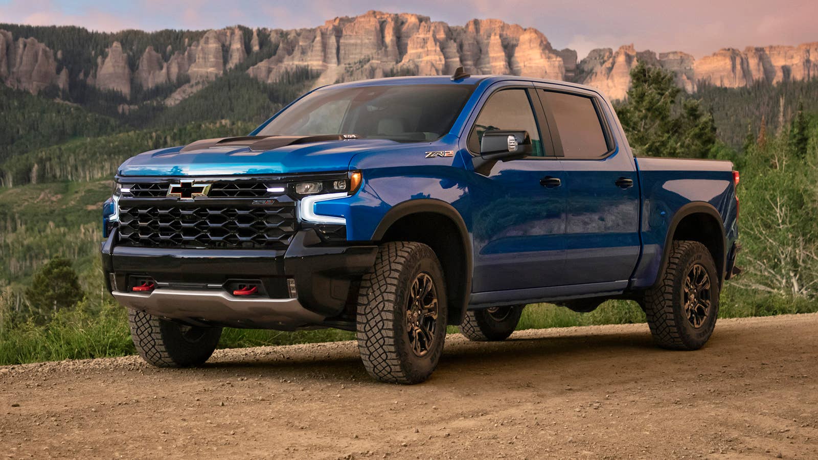 2022 Chevy Silverado ZR2 vs Ford F-150 Raptor and Ram 1500 TRX Spec ...