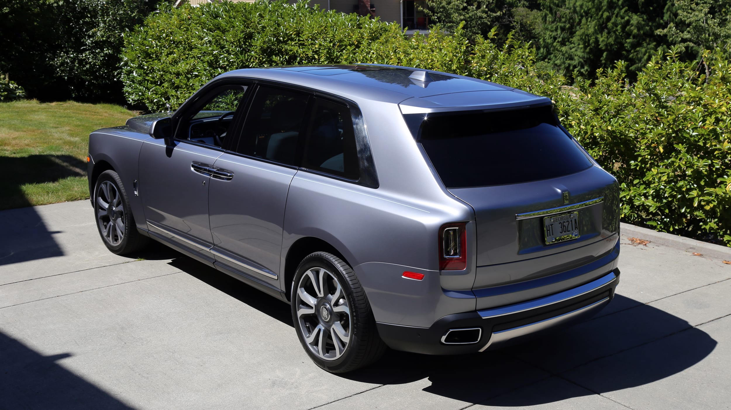 2020 Rolls-Royce Cullinan Road Test | Aboard the HMS Cullinan - Autoblog