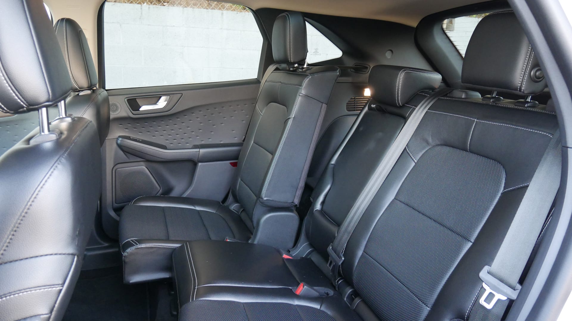 2022 Ford Escape Review | Hybrids are your best bet - Autoblog