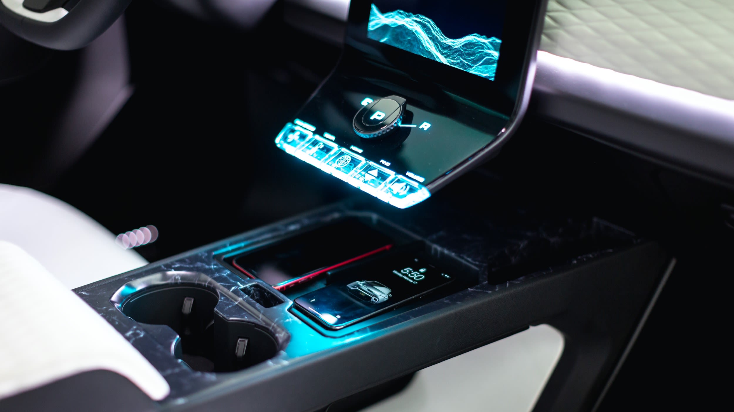 See the Fisker Ocean electric crossover on video for the first time ...