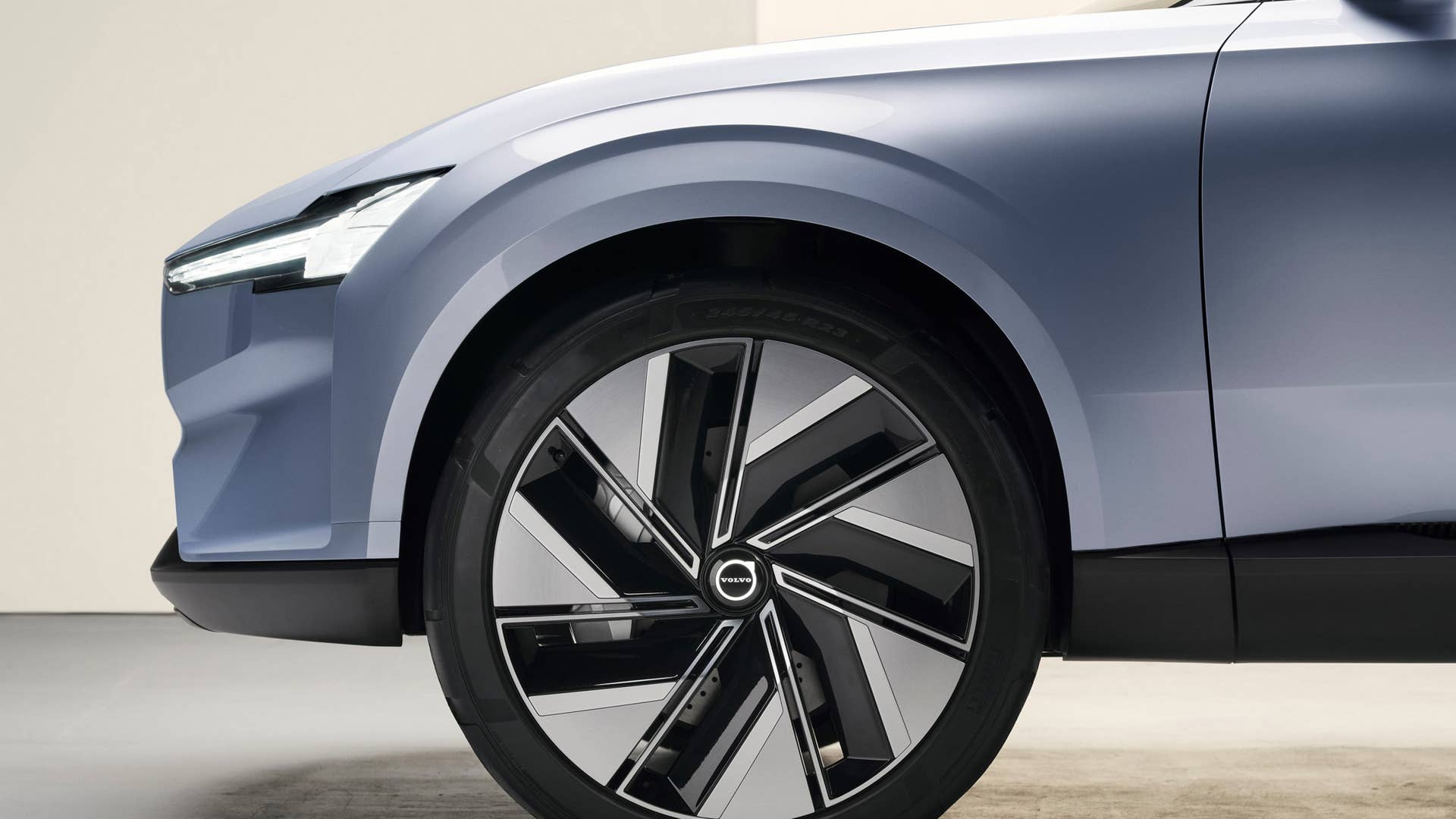 Volvo Concept Recharge previews the future of Volvo design and ...