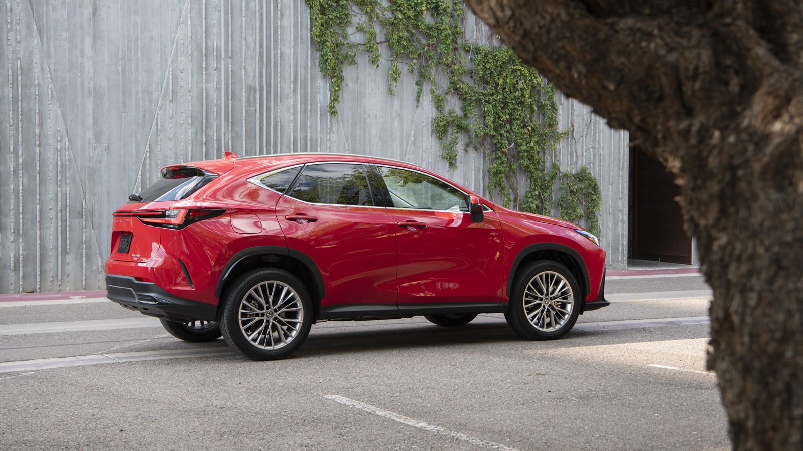 2025 Lexus NX Review: Hybrid efficiency, Goldilocks size - Autoblog