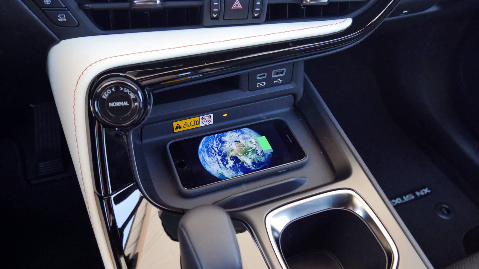 2025 Lexus NX Review: Hybrid efficiency, Goldilocks size - Autoblog