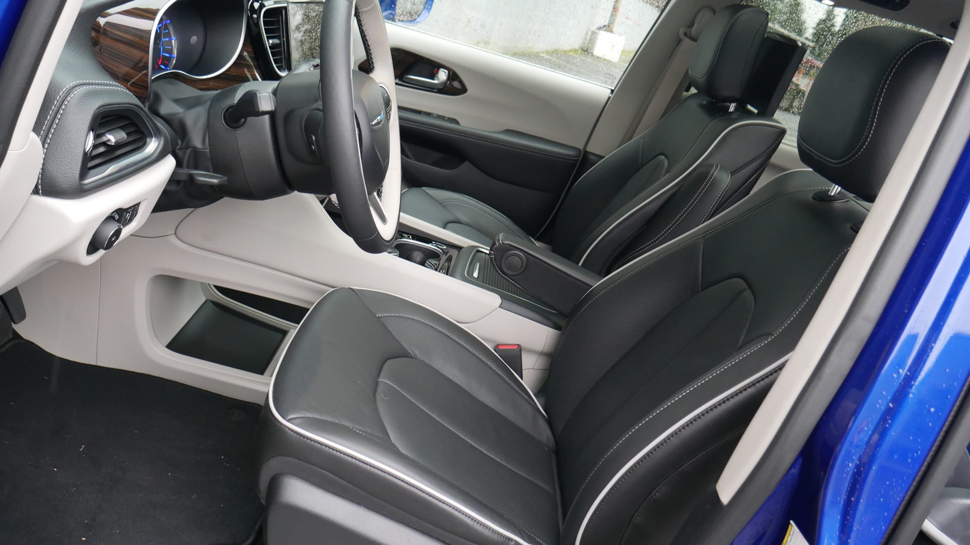 2023 Chrysler Pacifica Review: Hybrid is still the one to get, but it's ...