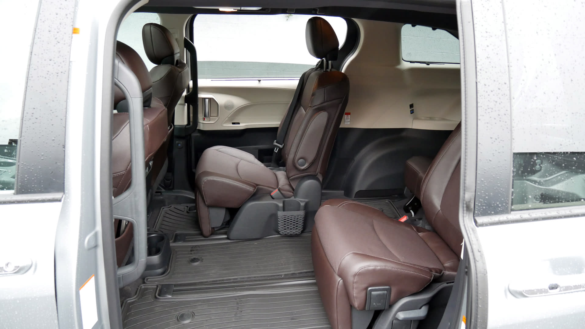 2024 Toyota Sienna Review: Still the high-mpg monster of minivans ...