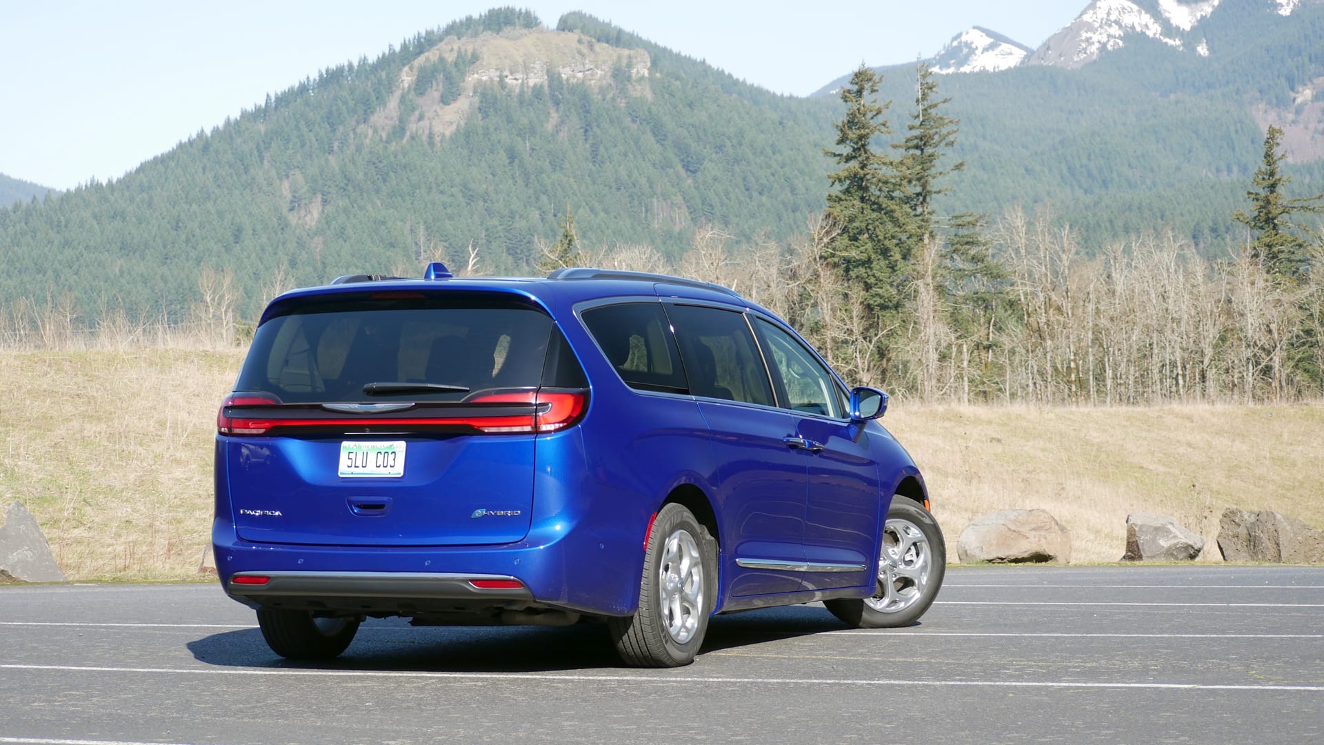 2023 Chrysler Pacifica Review: Hybrid is still the one to get, but it's ...