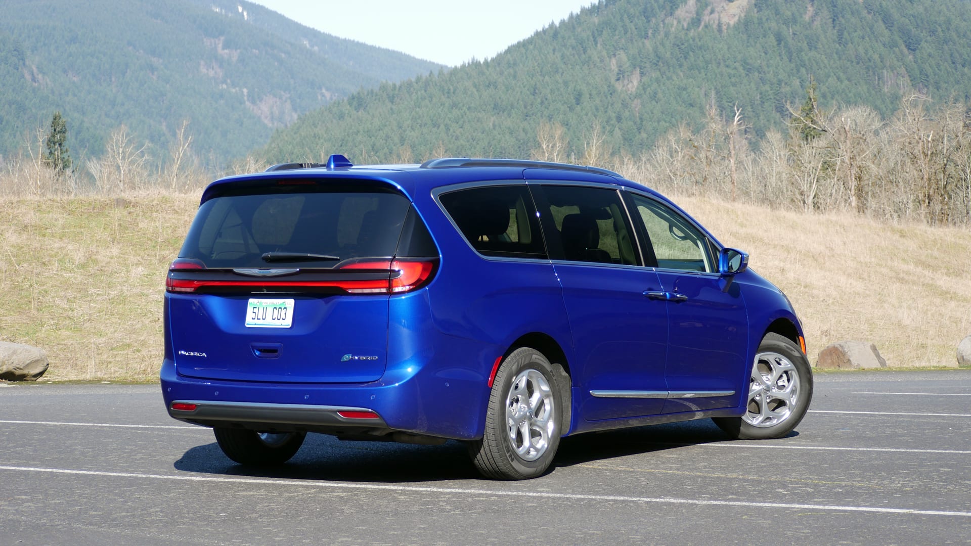 2023 Chrysler Pacifica Review: Hybrid is still the one to get, but it's ...