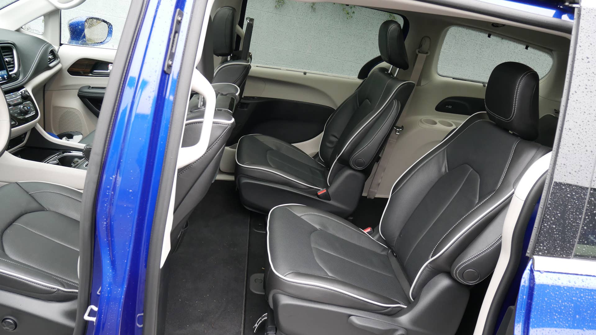 2024 Chrysler Pacifica Review: Plug-In Hybrid is still the one to get ...