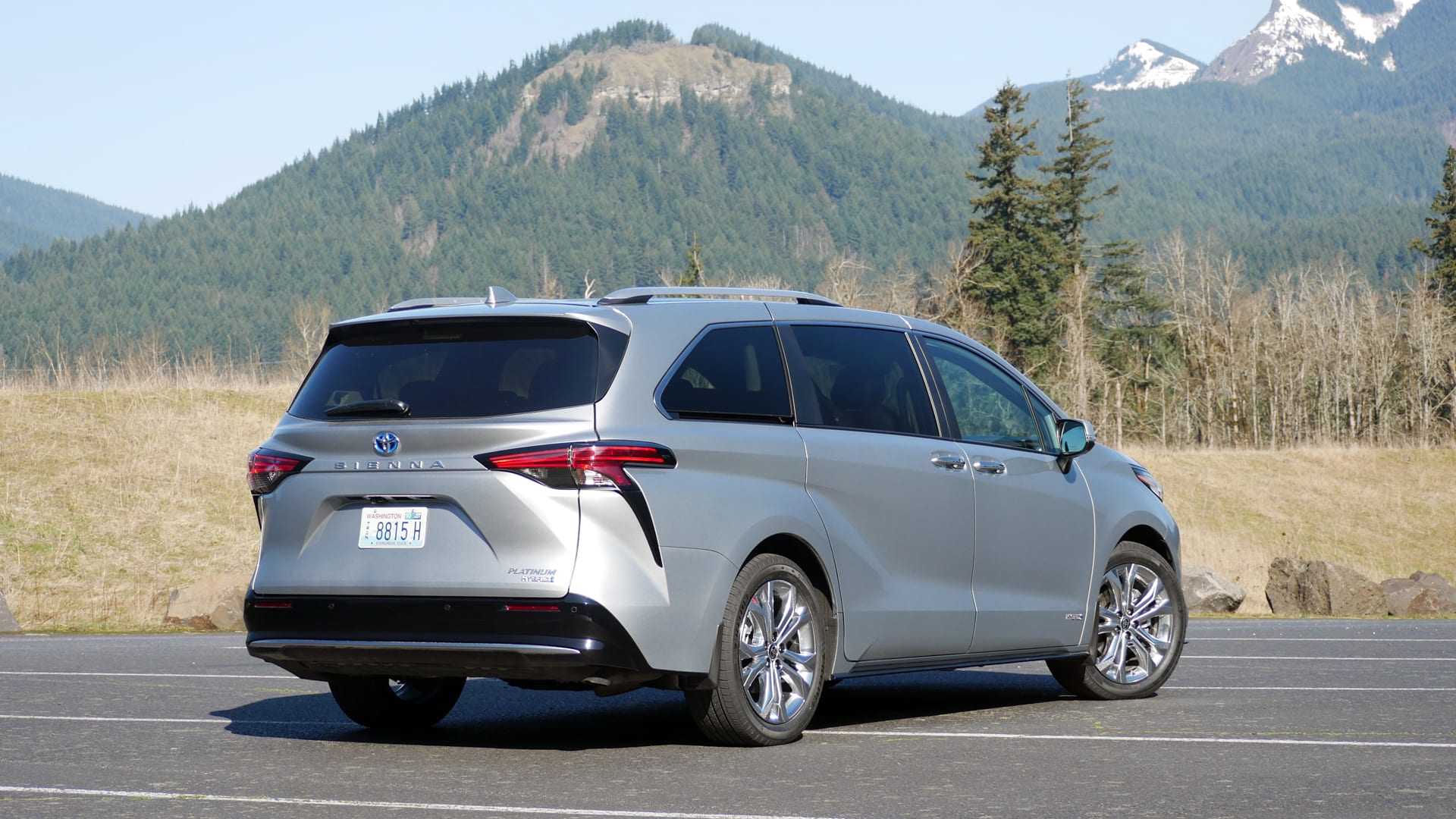 2024 Toyota Sienna Review: Still the high-mpg monster of minivans ...