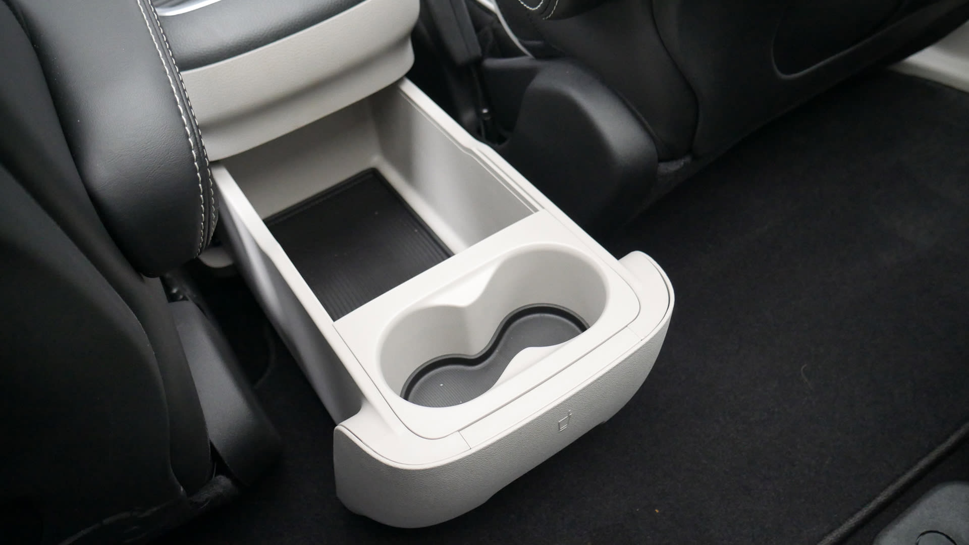 2023 Chrysler Pacifica Review: Hybrid is still the one to get, but it's ...