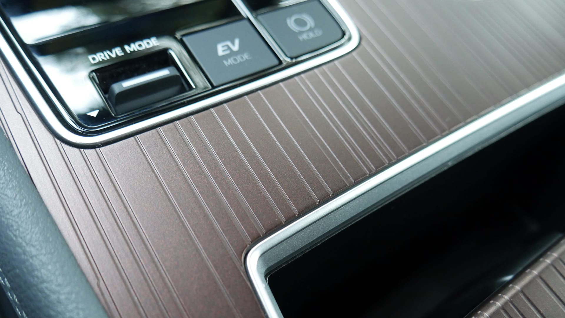 2024 Toyota Sienna Review: Still the high-mpg monster of minivans ...