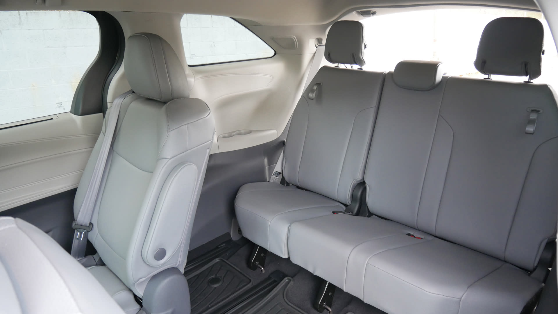 2024 Toyota Sienna Review: Still the high-mpg monster of minivans ...