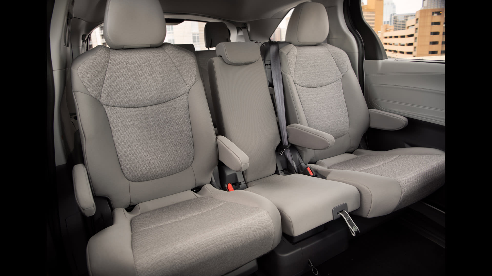 2024 Toyota Sienna Review: Still the high-mpg monster of minivans ...