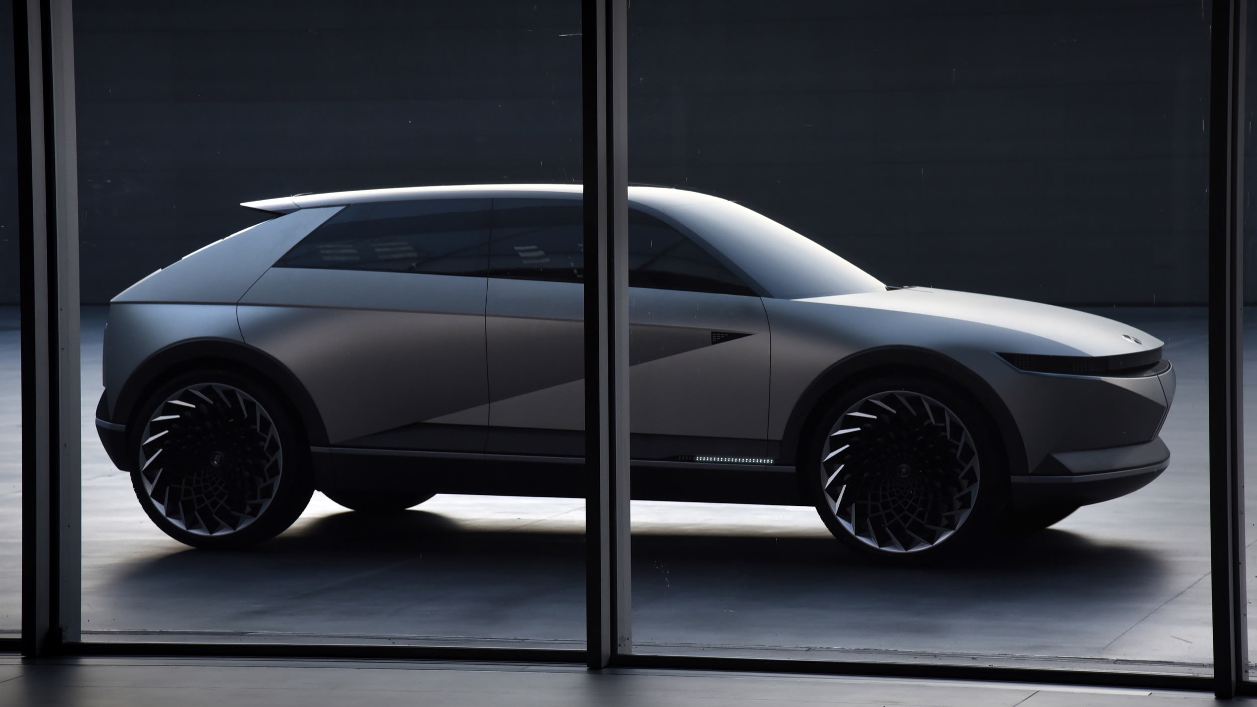 Hyundai Motor Group reveals the E-GMP modular electric platform - Autoblog