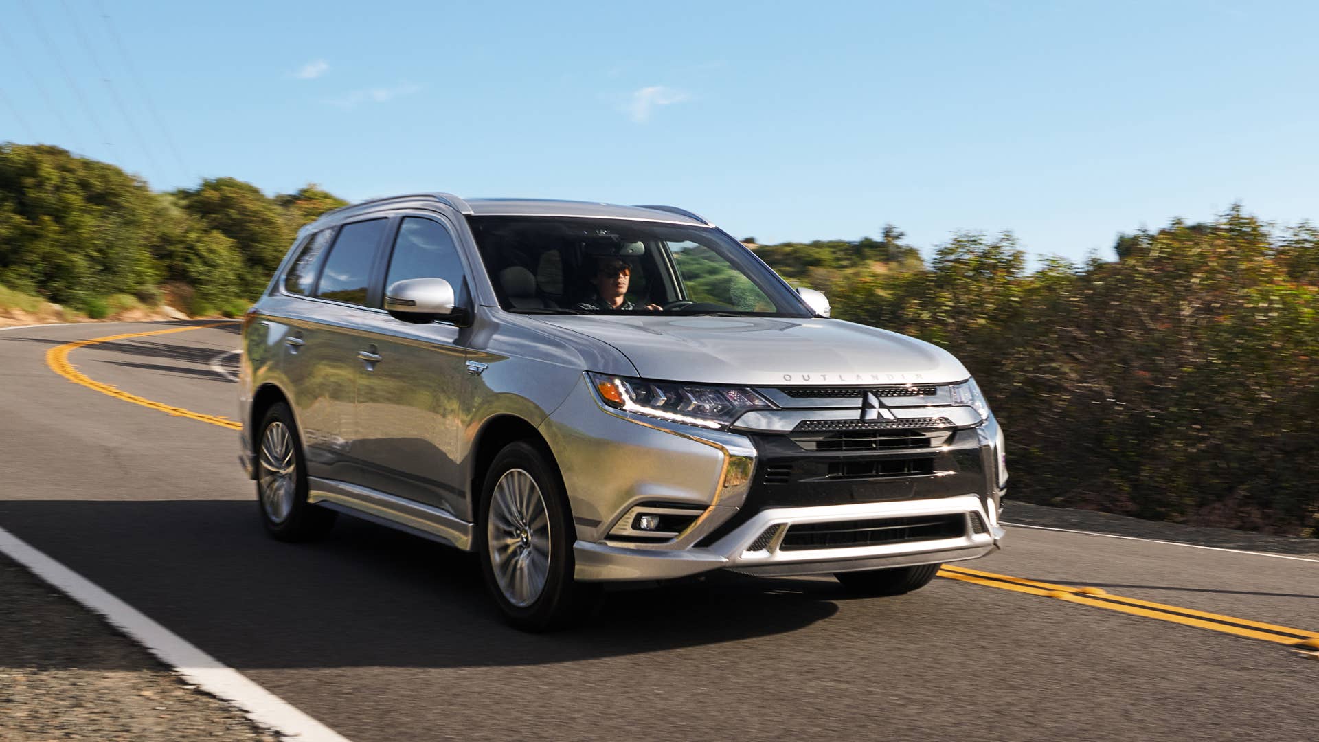 2021 Mitsubishi Outlander PHEV gets more power and more range - Autoblog