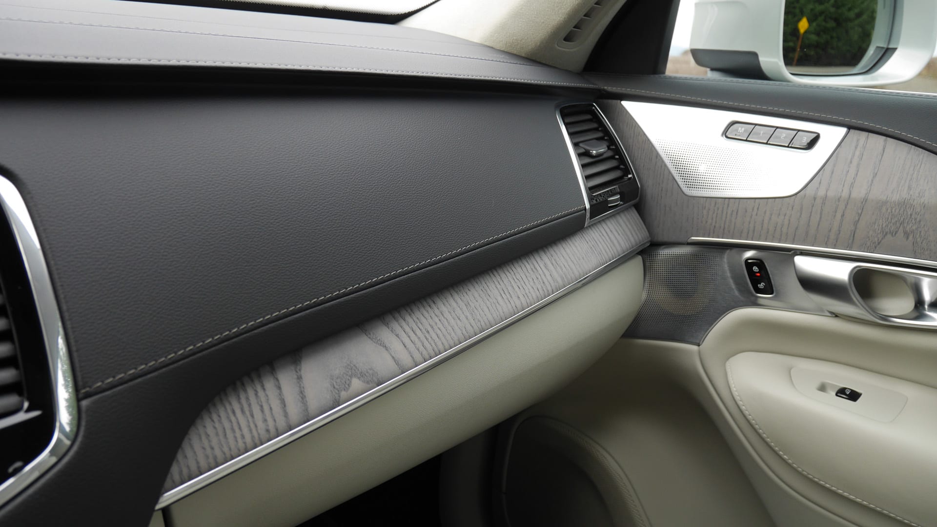 2020 Volvo XC90 Inscription Interior Driveway Test | A lesson in ...