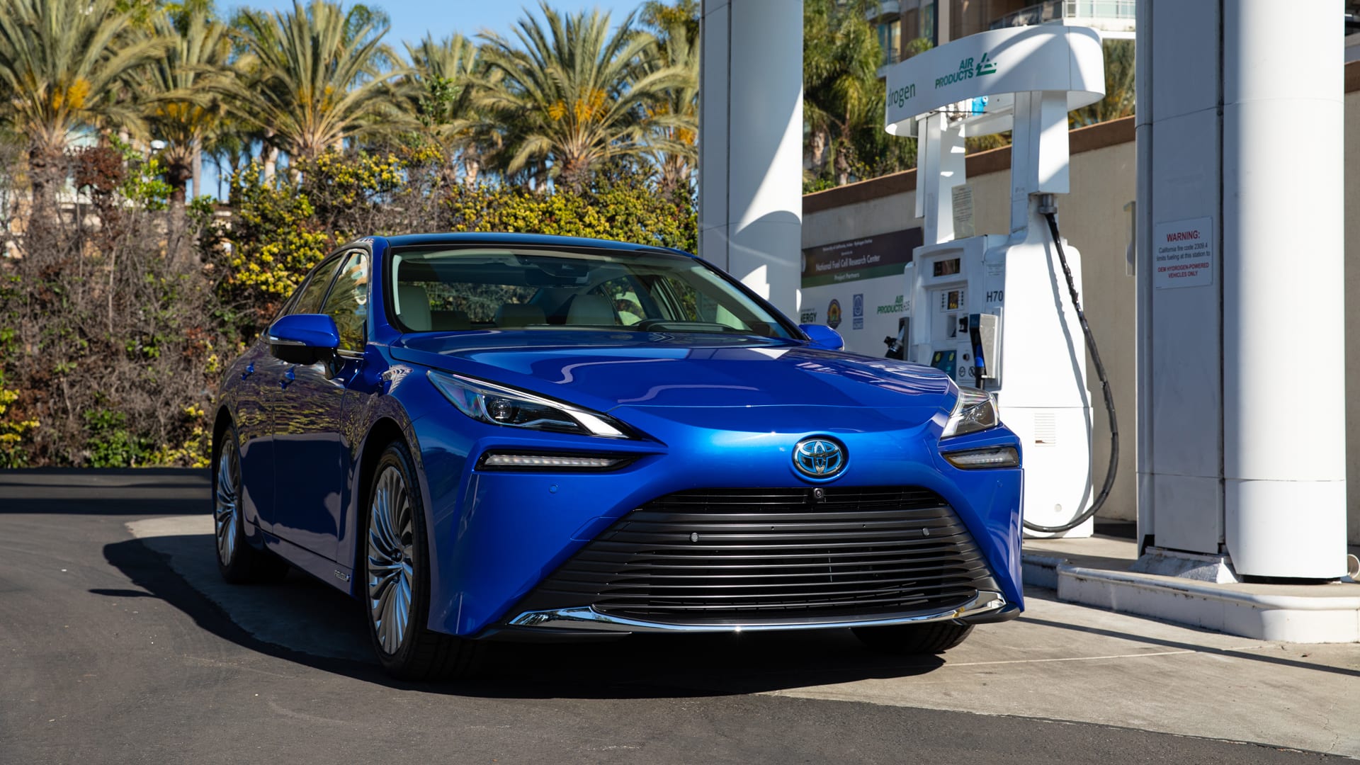 2021 Toyota Mirai First Drive | The sequel is far better - Autoblog