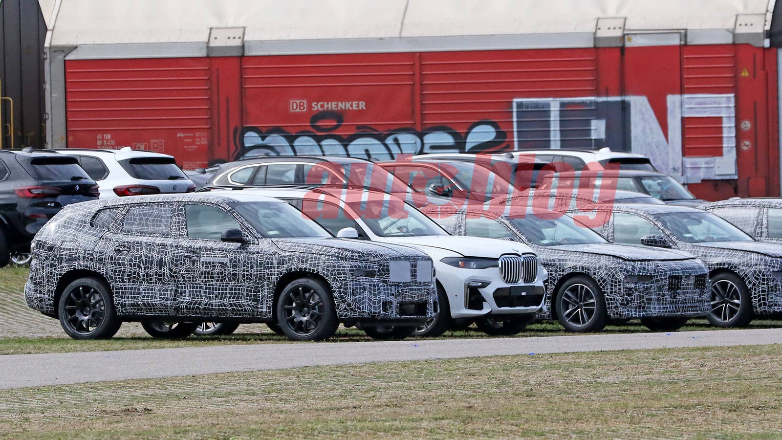 BMW X8 spy photos reveal a low roof, traditional hatchback - Autoblog