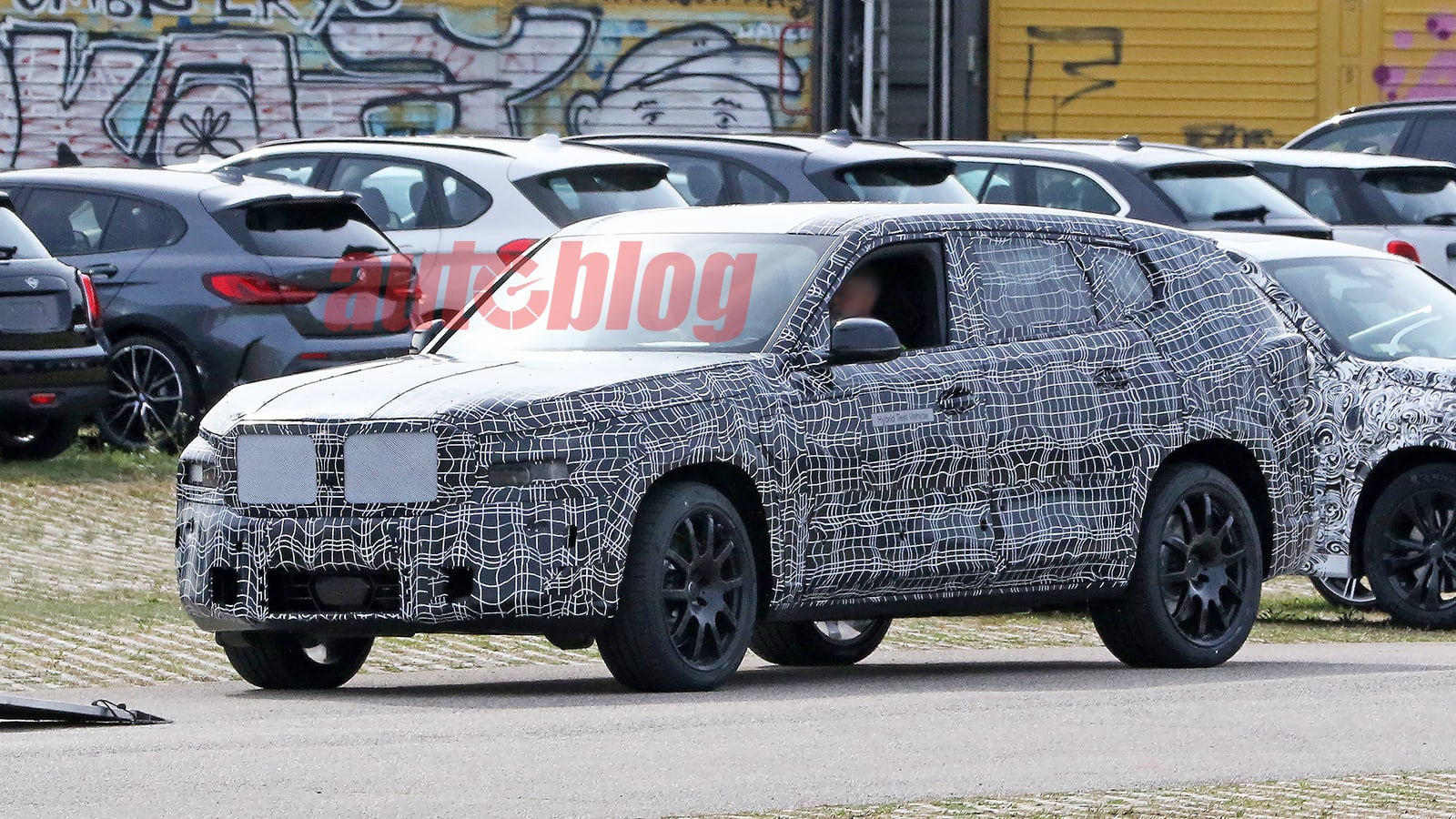 BMW X8 spy photos reveal a low roof, traditional hatchback - Autoblog