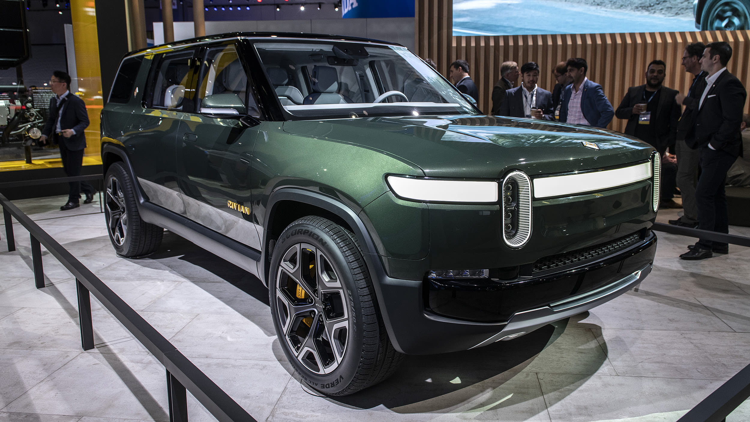 2021 Rivian R1S electric SUV is just as potent as the pickup - Autoblog