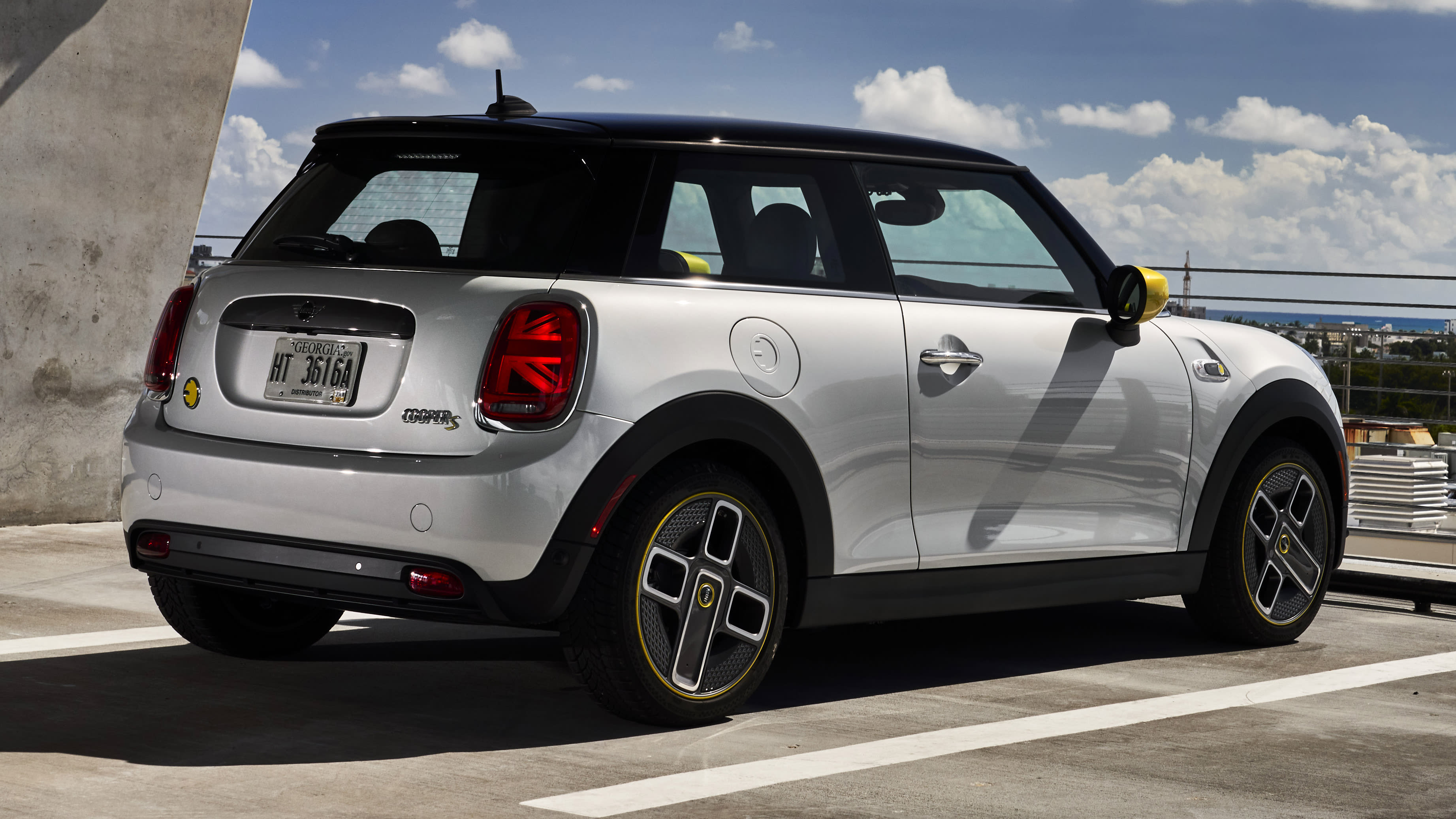 2020 Mini Cooper SE First Drive | Little range, big fun - Autoblog