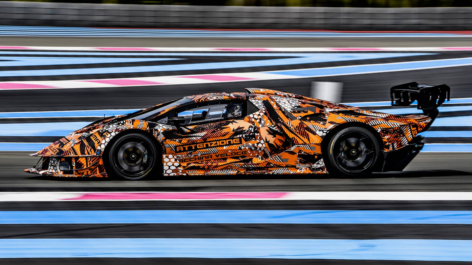 Get a closer look at the 830-horsepower Lamborghini SCV12 track car ...