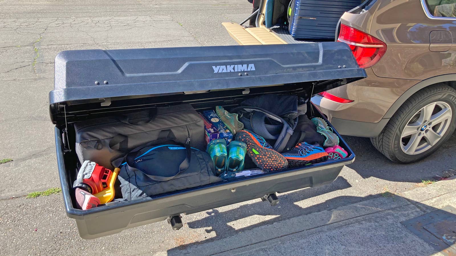 Yakima Exo Review | Hitch-based cargo system is a game changer - Autoblog