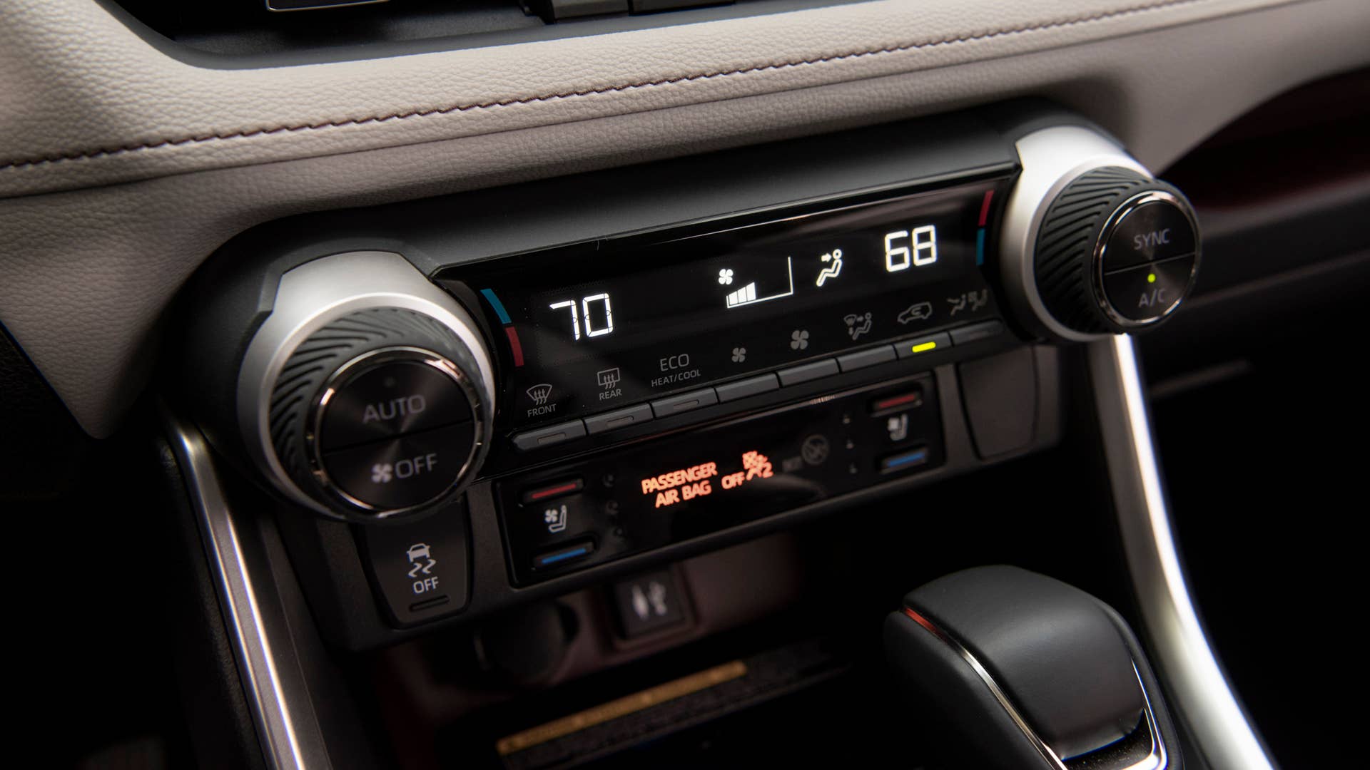 2020 Toyota RAV4 Interior Driveway Test | More practical than it ...