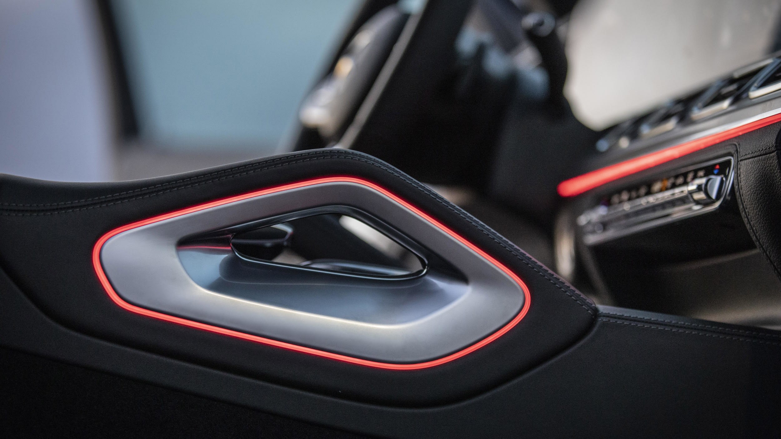 Mercedes-Benz GLE loses remarkable E-Active Body Control suspension ...