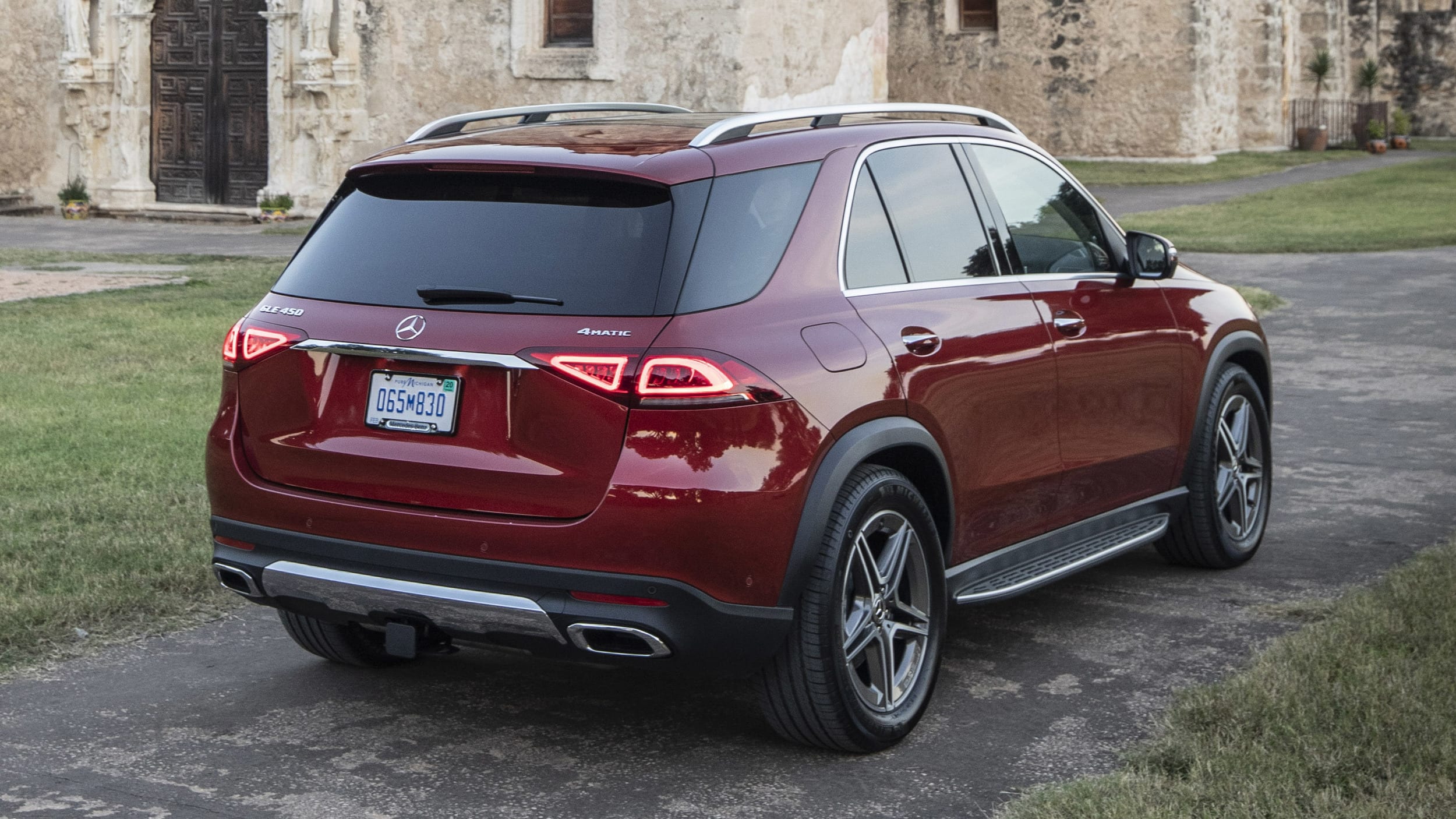 Mercedes-Benz GLE loses remarkable E-Active Body Control suspension ...