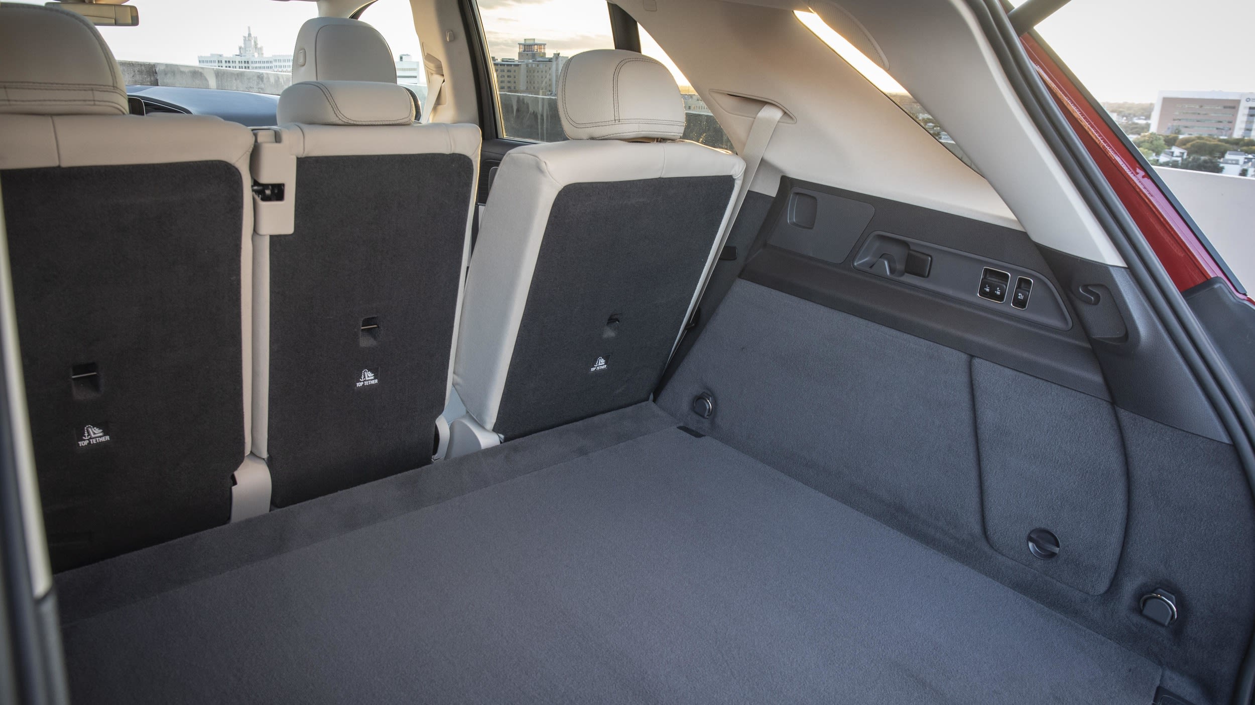 Mercedes-Benz GLE loses remarkable E-Active Body Control suspension ...