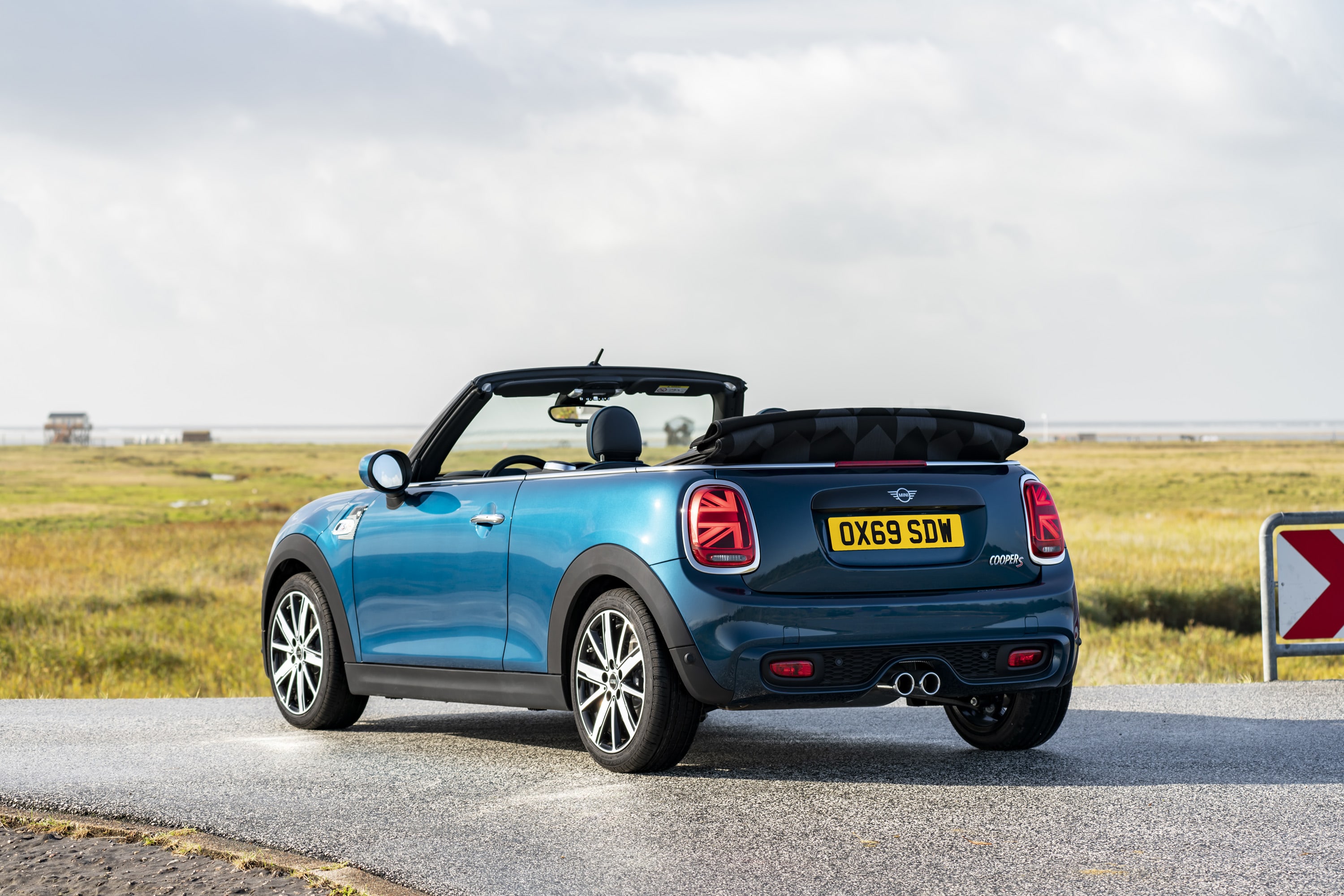 2020 Mini Convertible Sidewalk Edition hits the pavement again - Autoblog
