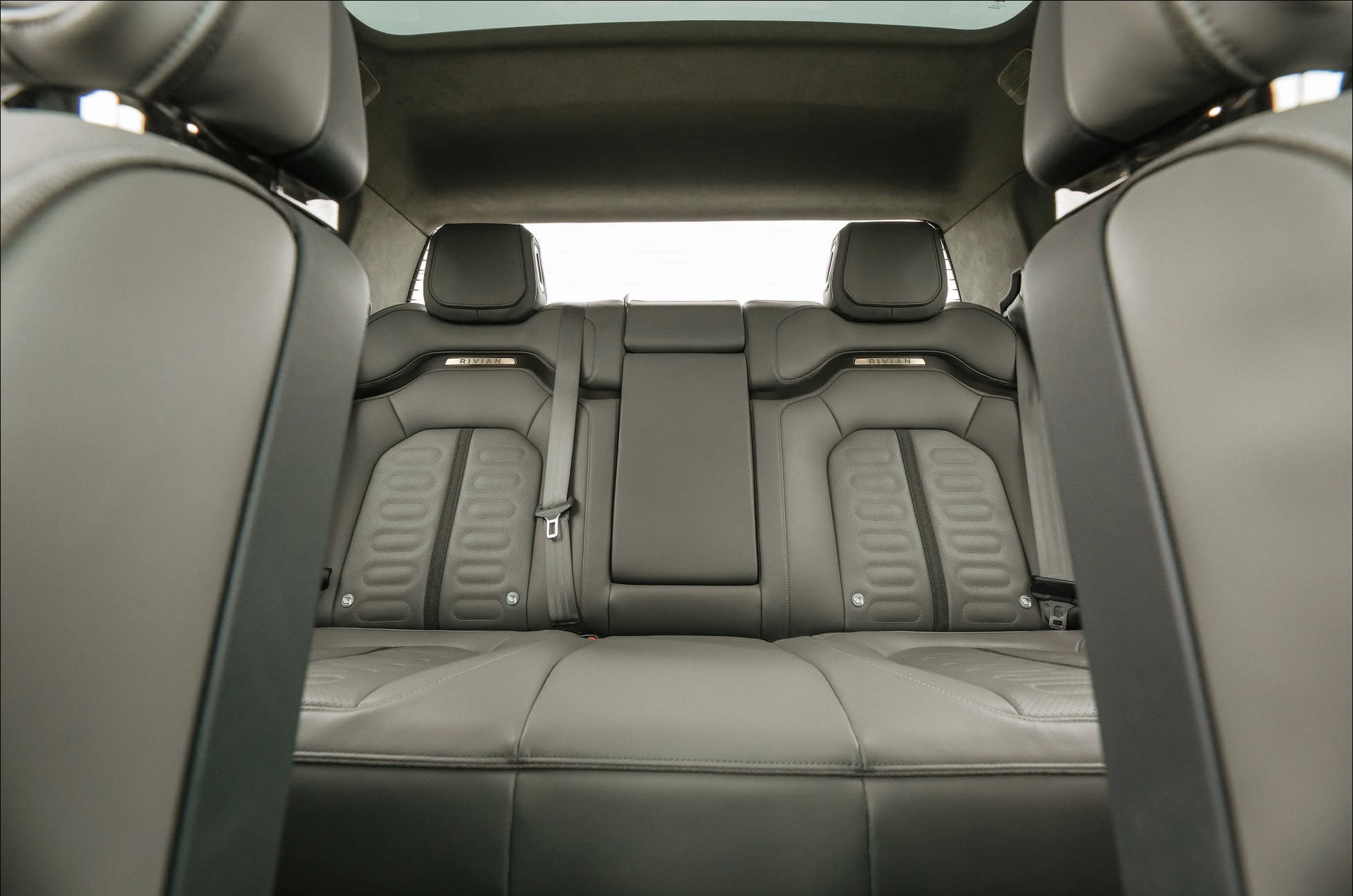 Rivian details RIT pickup's thoughtful cabin and interior features ...