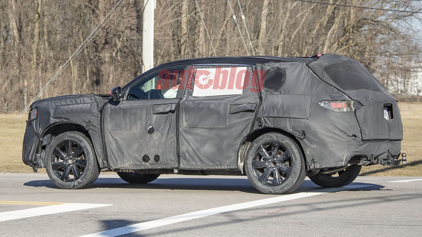 Next-generation Honda Pilot spy photos reveal Ridgeline-style fascia ...