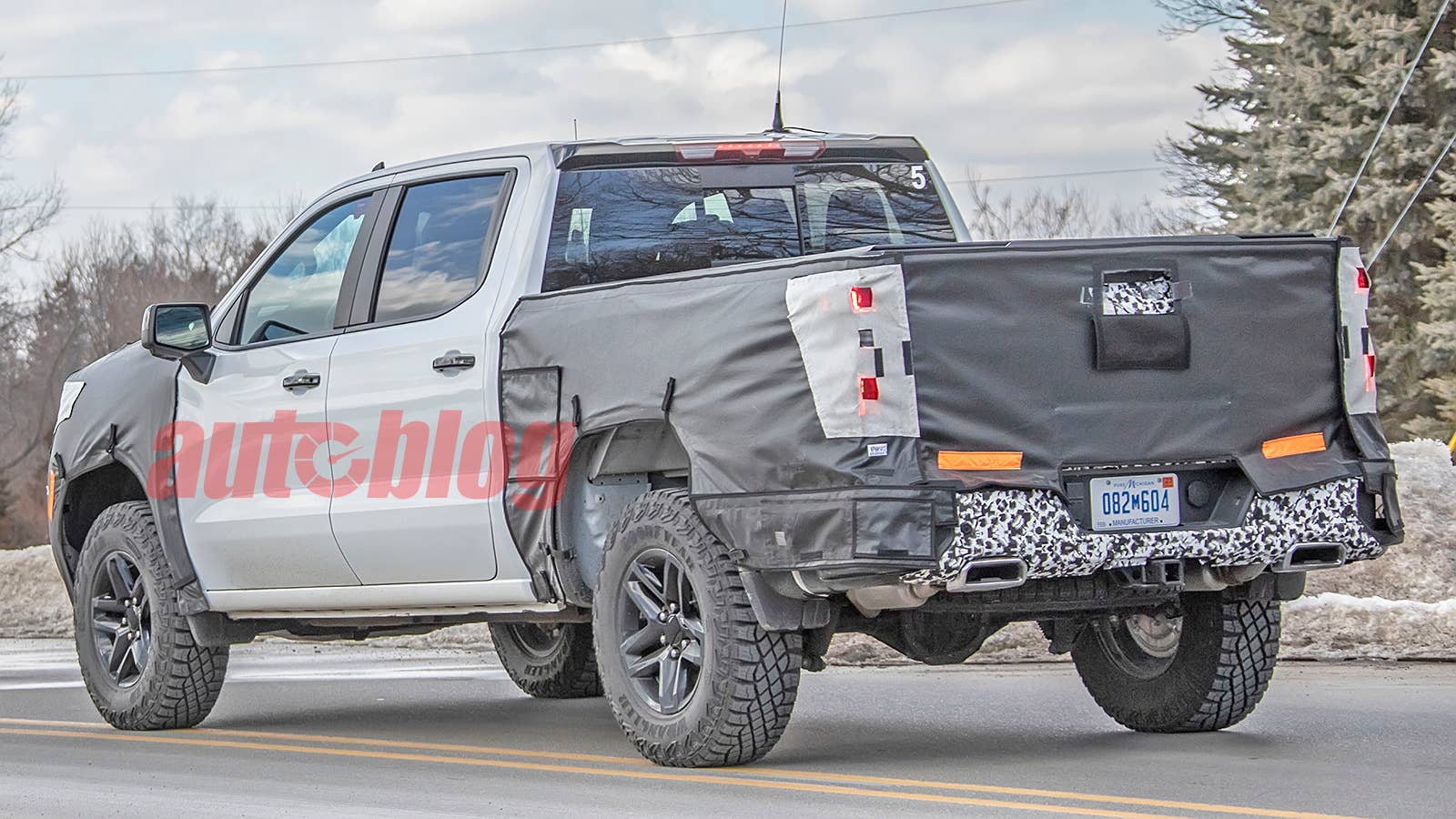 Chevy Silverado ZR2 looking bigger, more capable than Trail Boss in spy ...