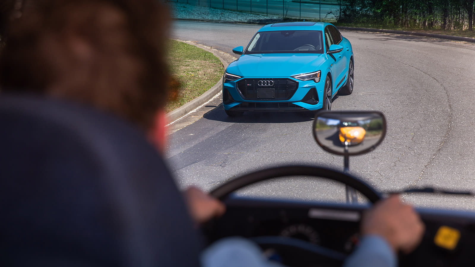 Audi testing bus, school zone vehicle-to-infrastructure system - Autoblog