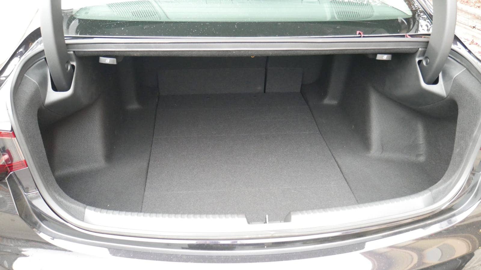 Acura TLX Luggage Test | Perfectly reasonable trunk space - Autoblog