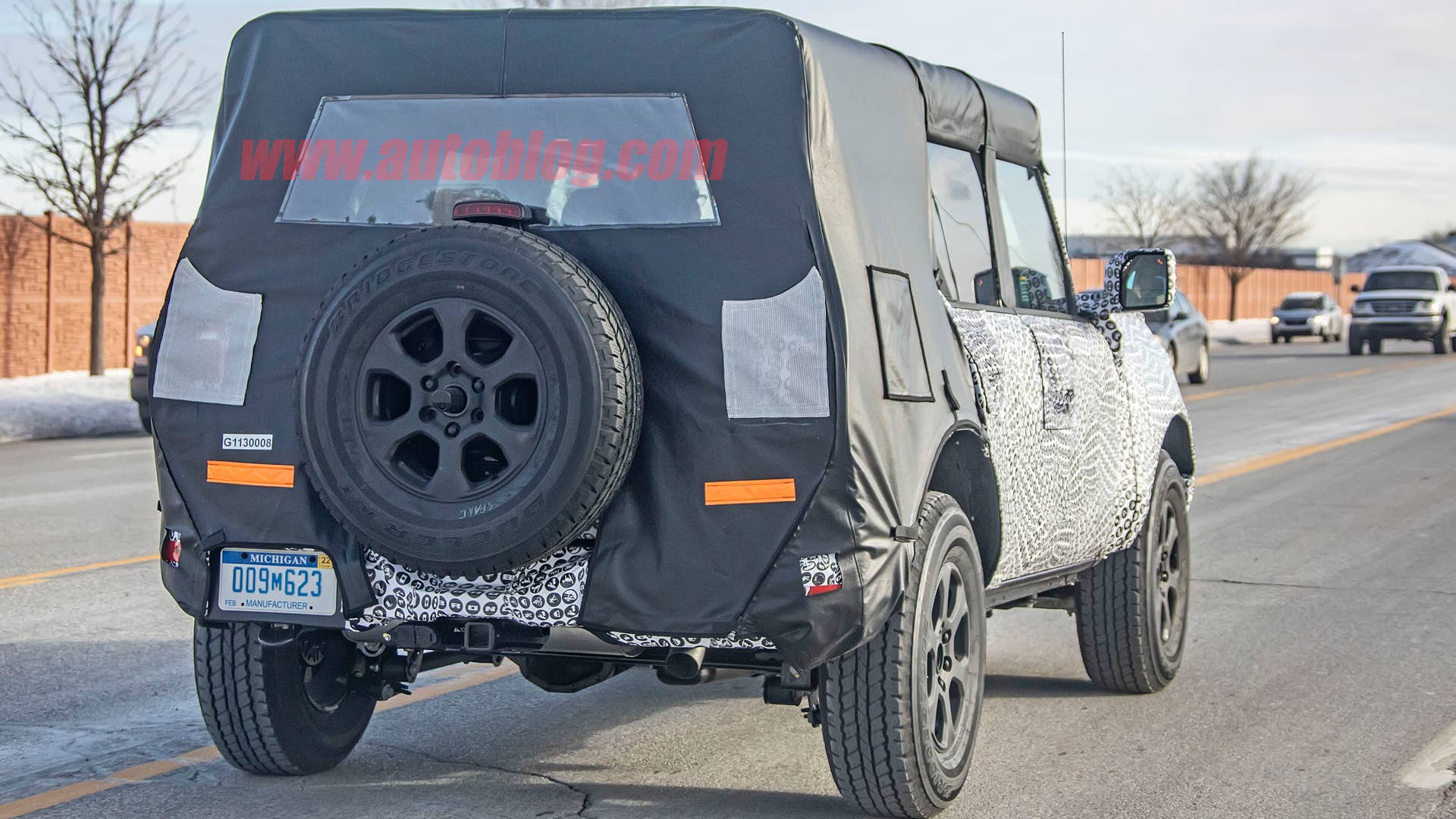 2021 Ford Bronco close-ups reveal suspension and removable roof