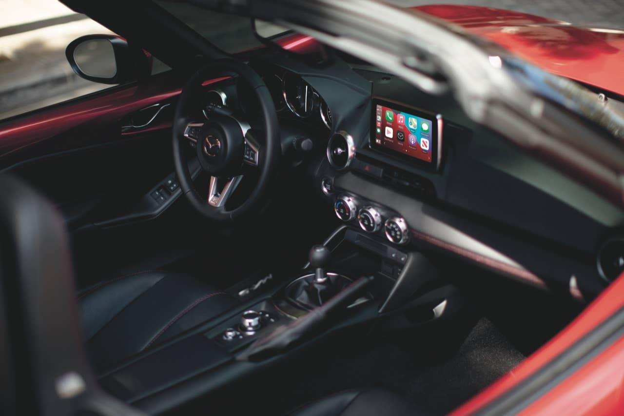 2021 Mazda Miata rocks new white leather interior - Autoblog