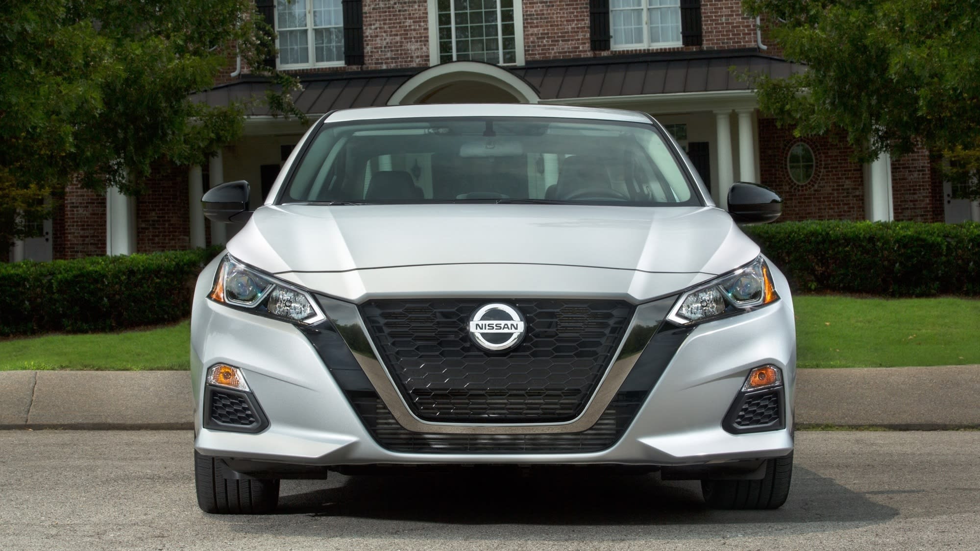 2019 Nissan Altima Buyer's Guide | New all-wheel drive and turbo engine ...