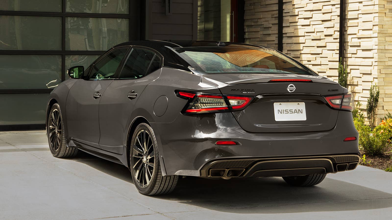 2021 Nissan Maxima 40th Anniversary Edition gets retro gauges, red ...