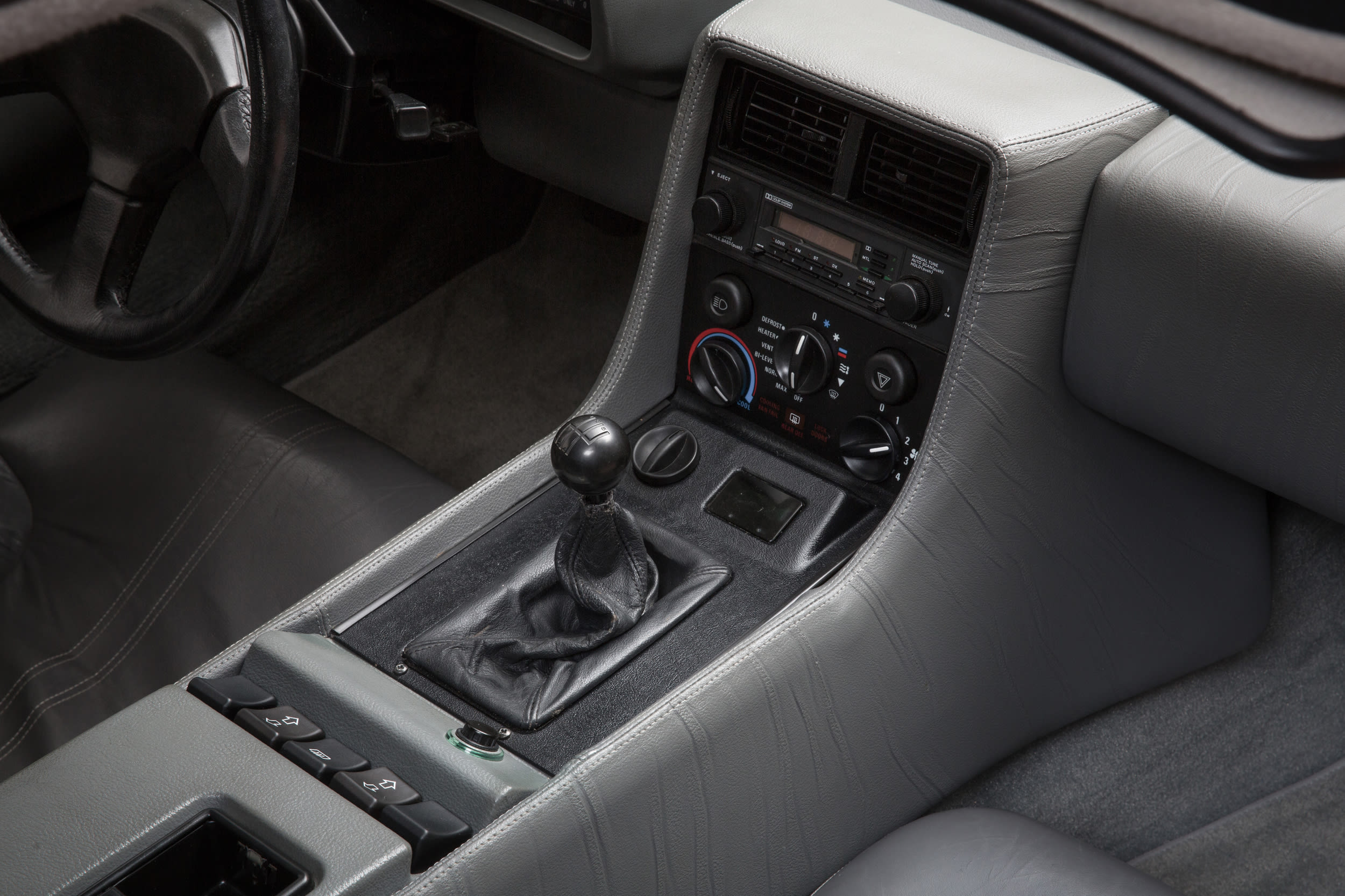 Mrs. DeLorean's own DMC-12 up for grabs [UPDATE]