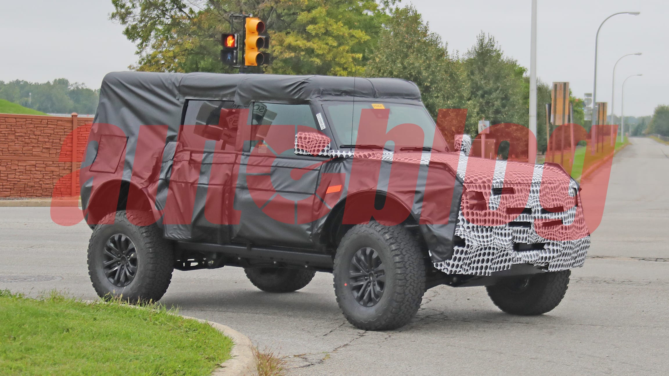 Ford Bronco Raptor prototype captured in new spy photos - Autoblog