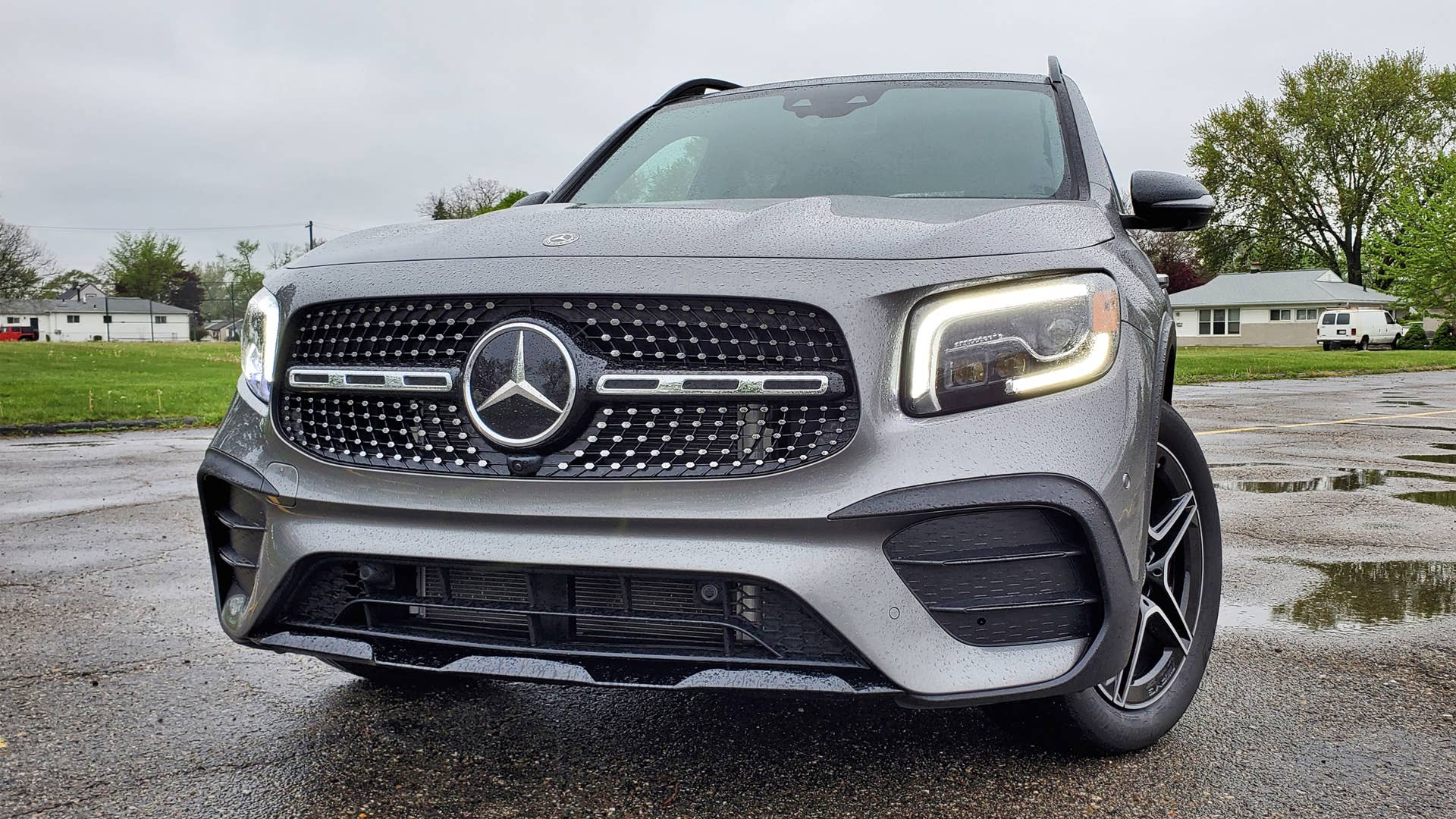 2020 Mercedes-Benz GLB 250 AMG Line Design Walkaround - Autoblog