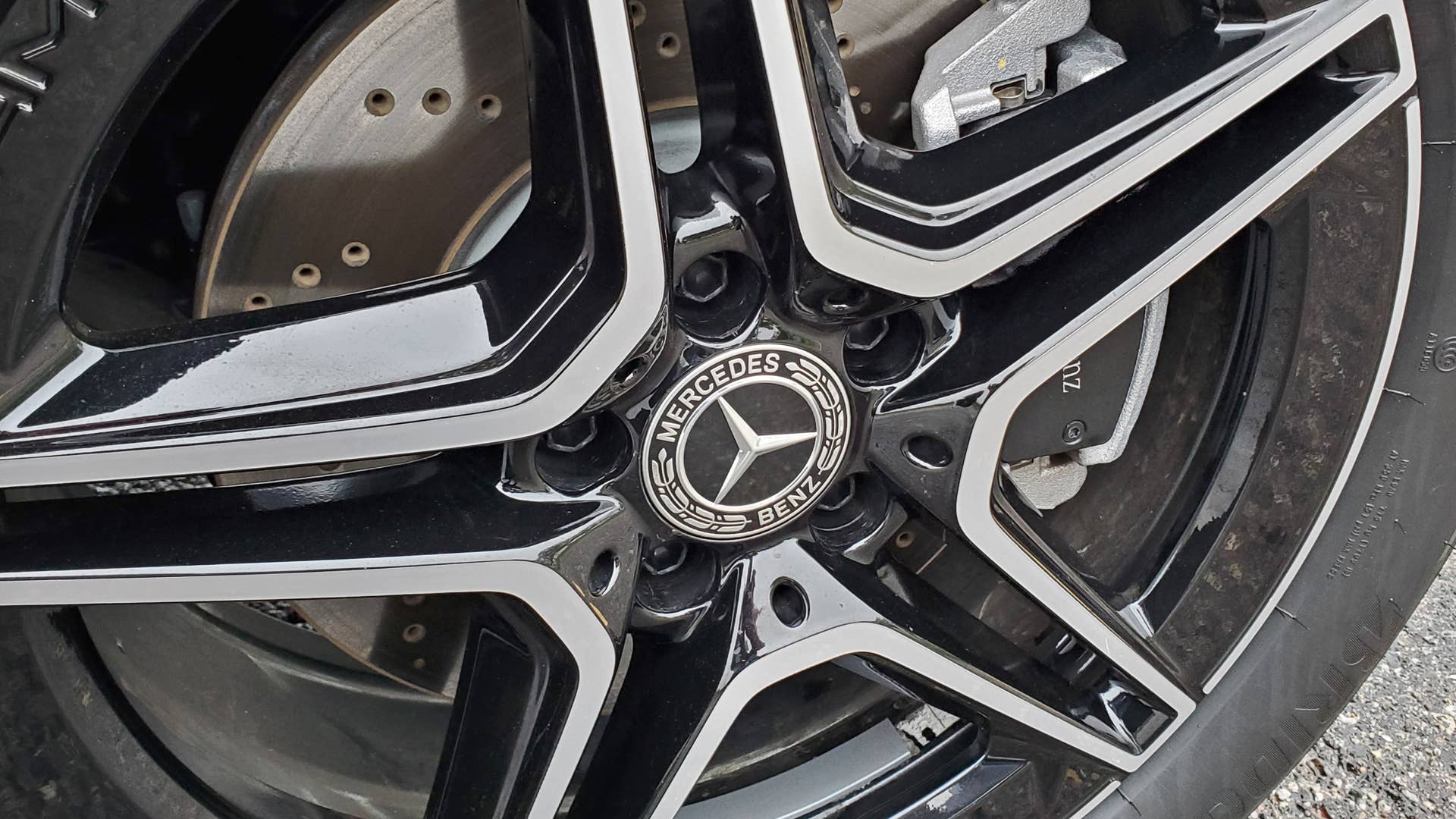 2020 Mercedes-Benz GLB 250 AMG Line Design Walkaround - Autoblog
